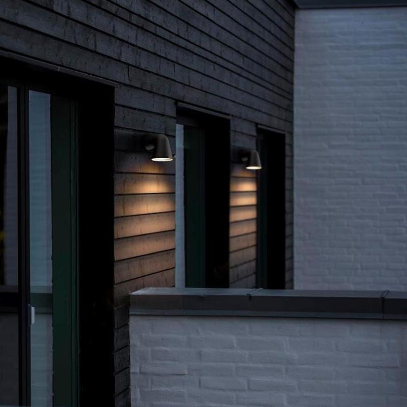 Minimal Single LED Wall Light – Lighting Collective